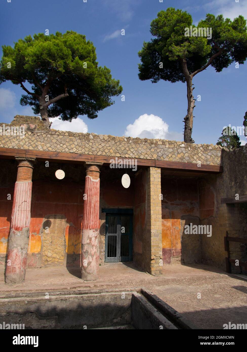 Herculaneum italy vesuvius hi-res stock photography and images - Alamy