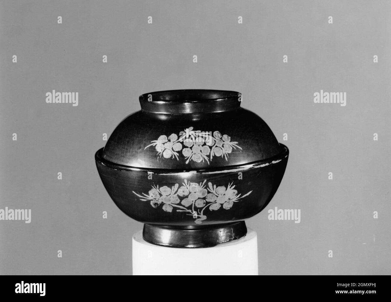 Lidded Bowl. Period: Edo period (1615-1868); Date: 18th century ...