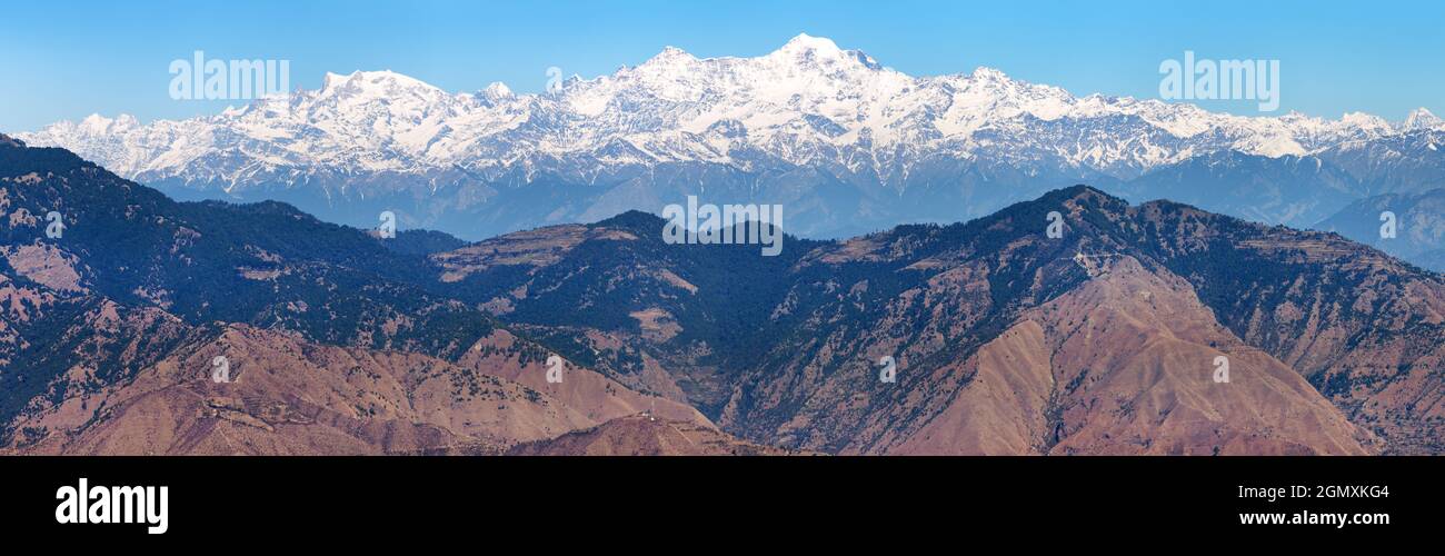 Mount Bandarpunch, Himalaya, panoramic view of Indian Himalayas, great Himalayan range ...