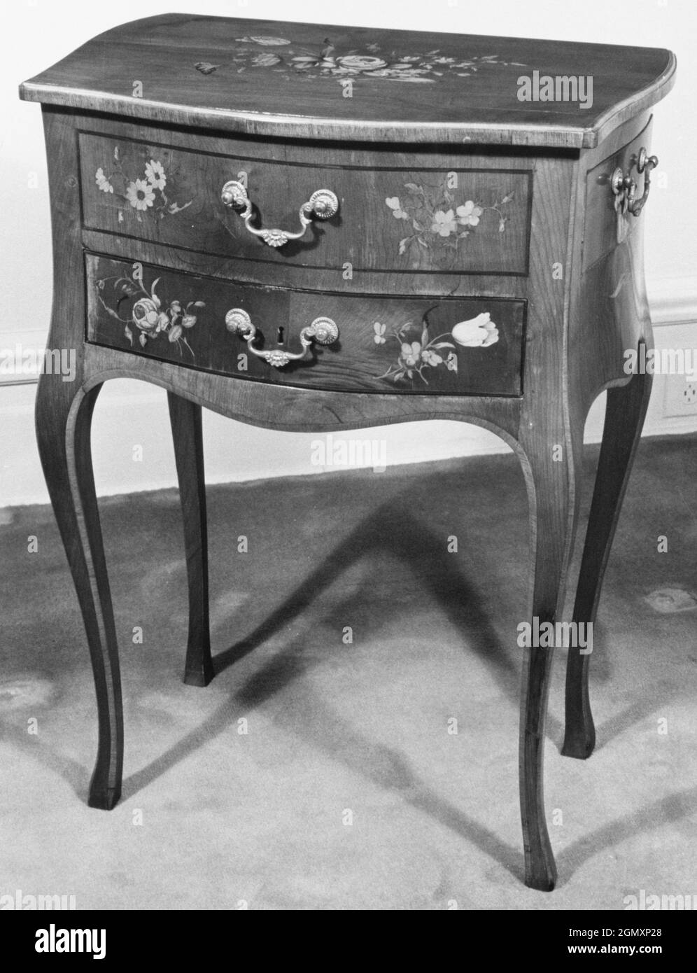 Dressing table. Maker: Attributed to David Roentgen (German, Herrnhaag ...
