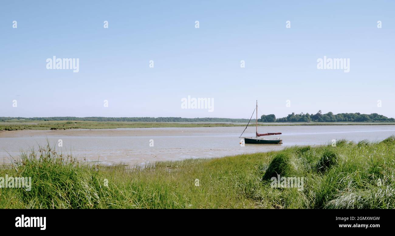 Iken cliff footpath hi-res stock photography and images - Alamy