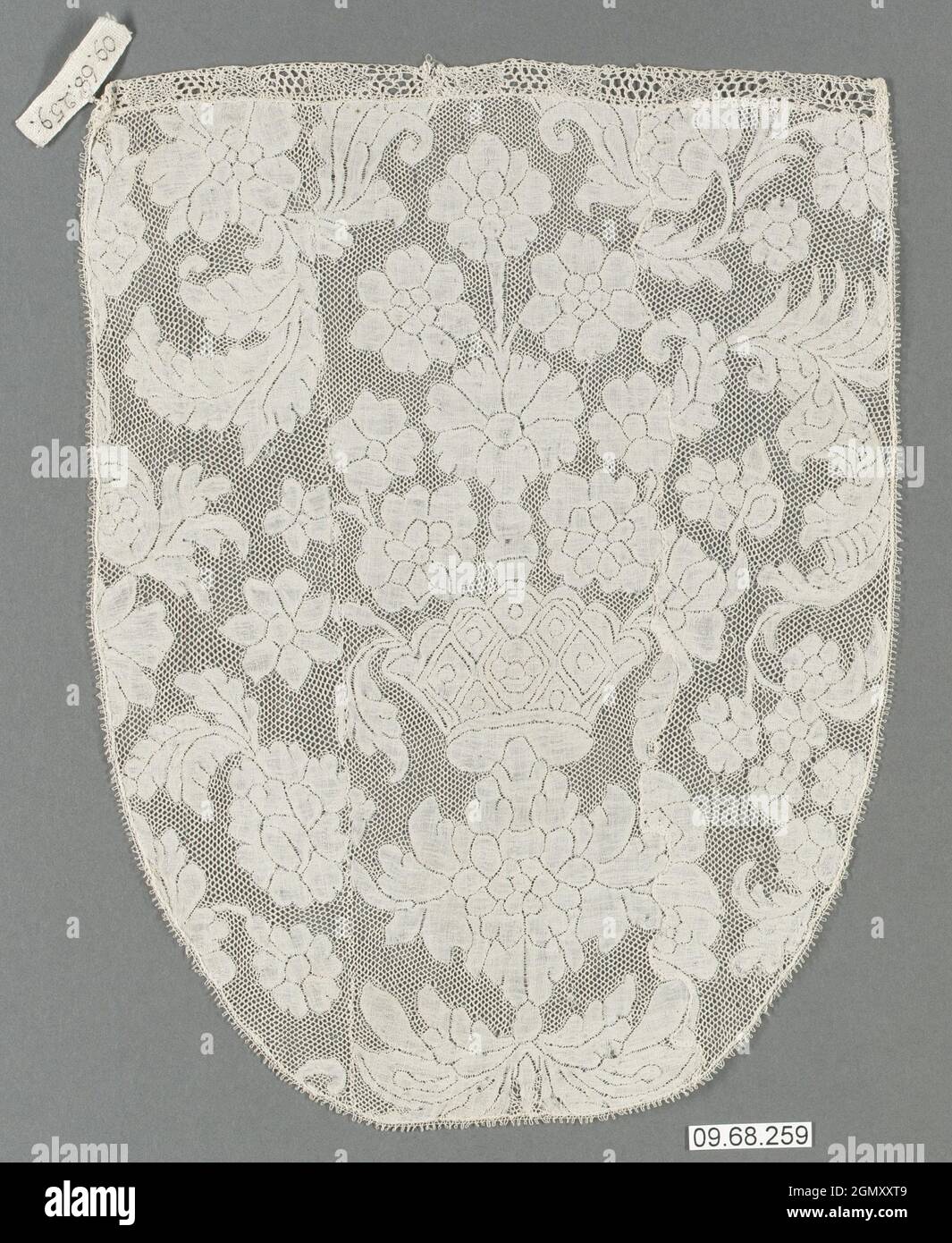 French lacemaking hi-res stock photography and images - Alamy