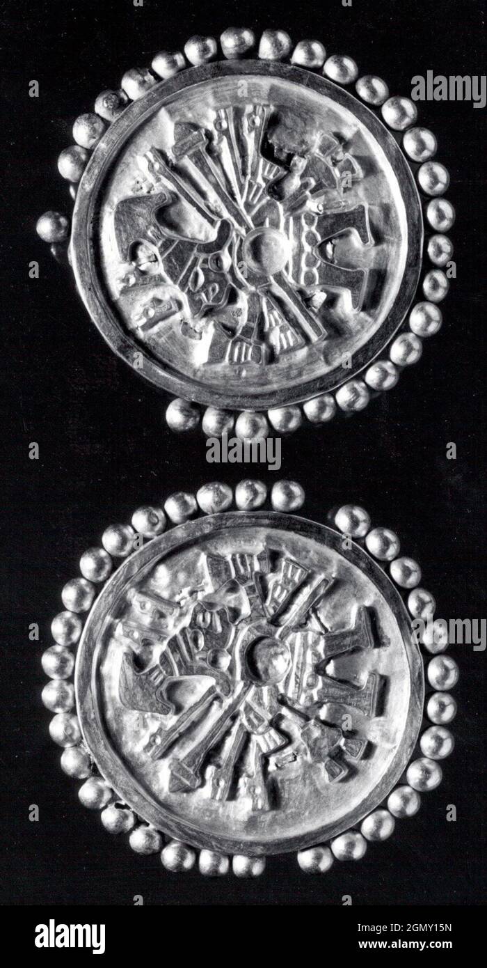 Moche gold hi-res stock photography and images - Alamy