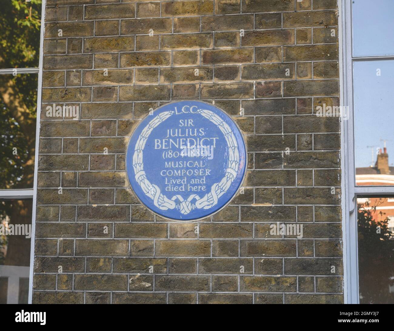 Blue commemorative plaque dedicated to Sir Jules Benedict, Musical ...
