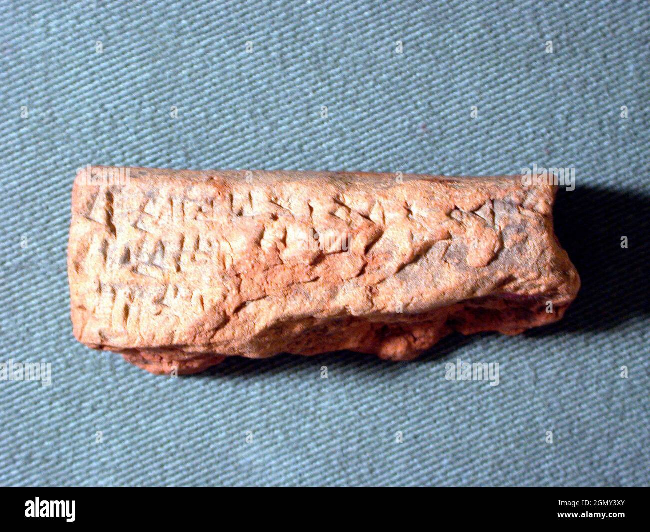 Mesopotamia tablet hi-res stock photography and images - Alamy