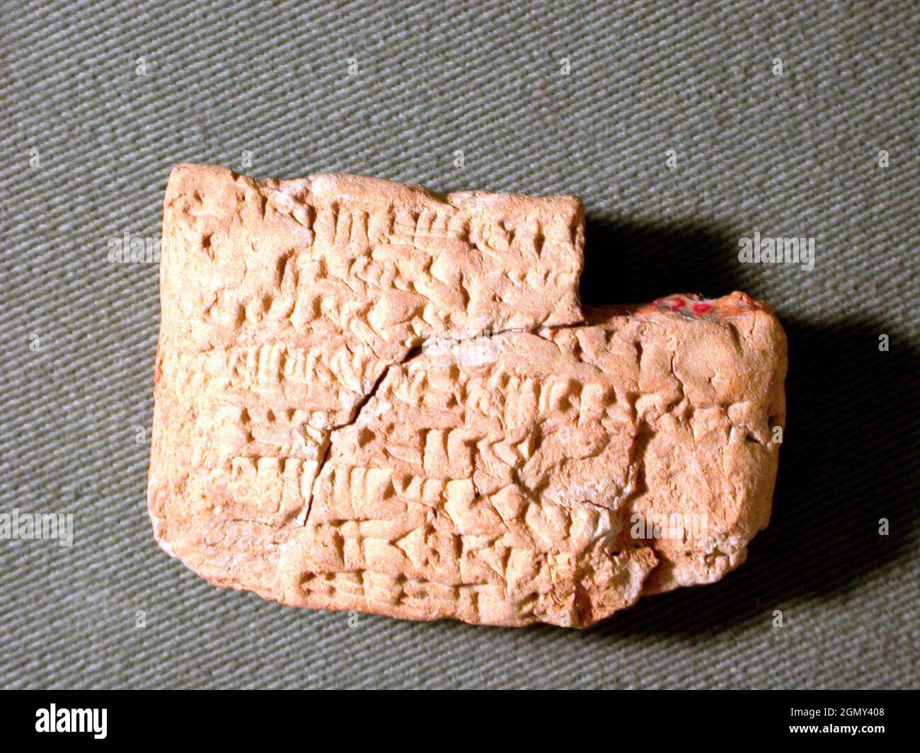 Cuneiform script record tablet hi-res stock photography and images - Alamy