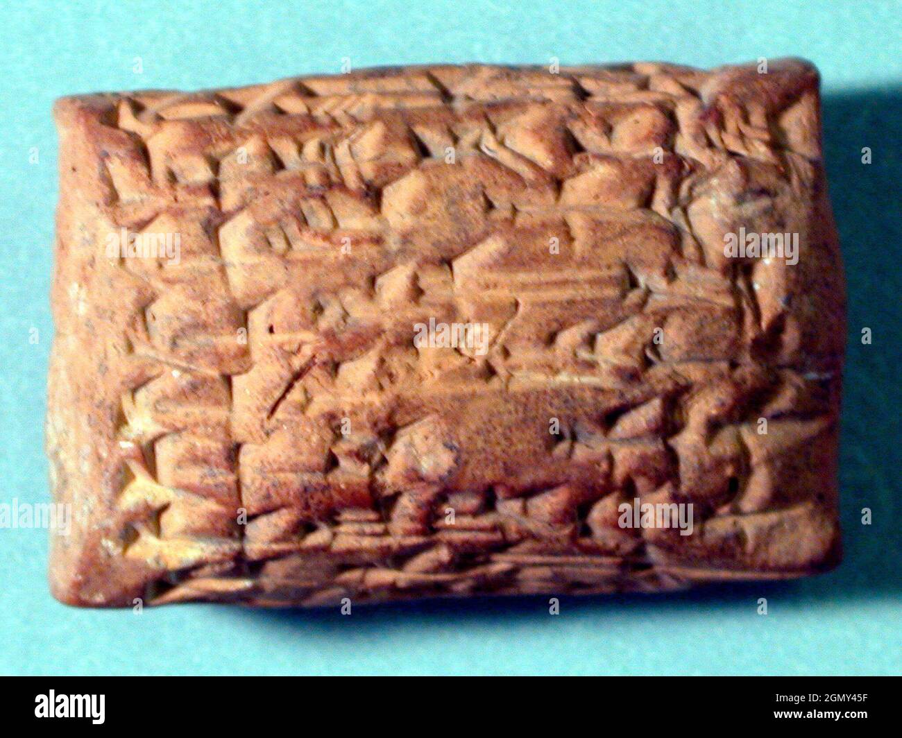 Ancient cuneiform tablet hi-res stock photography and images - Alamy