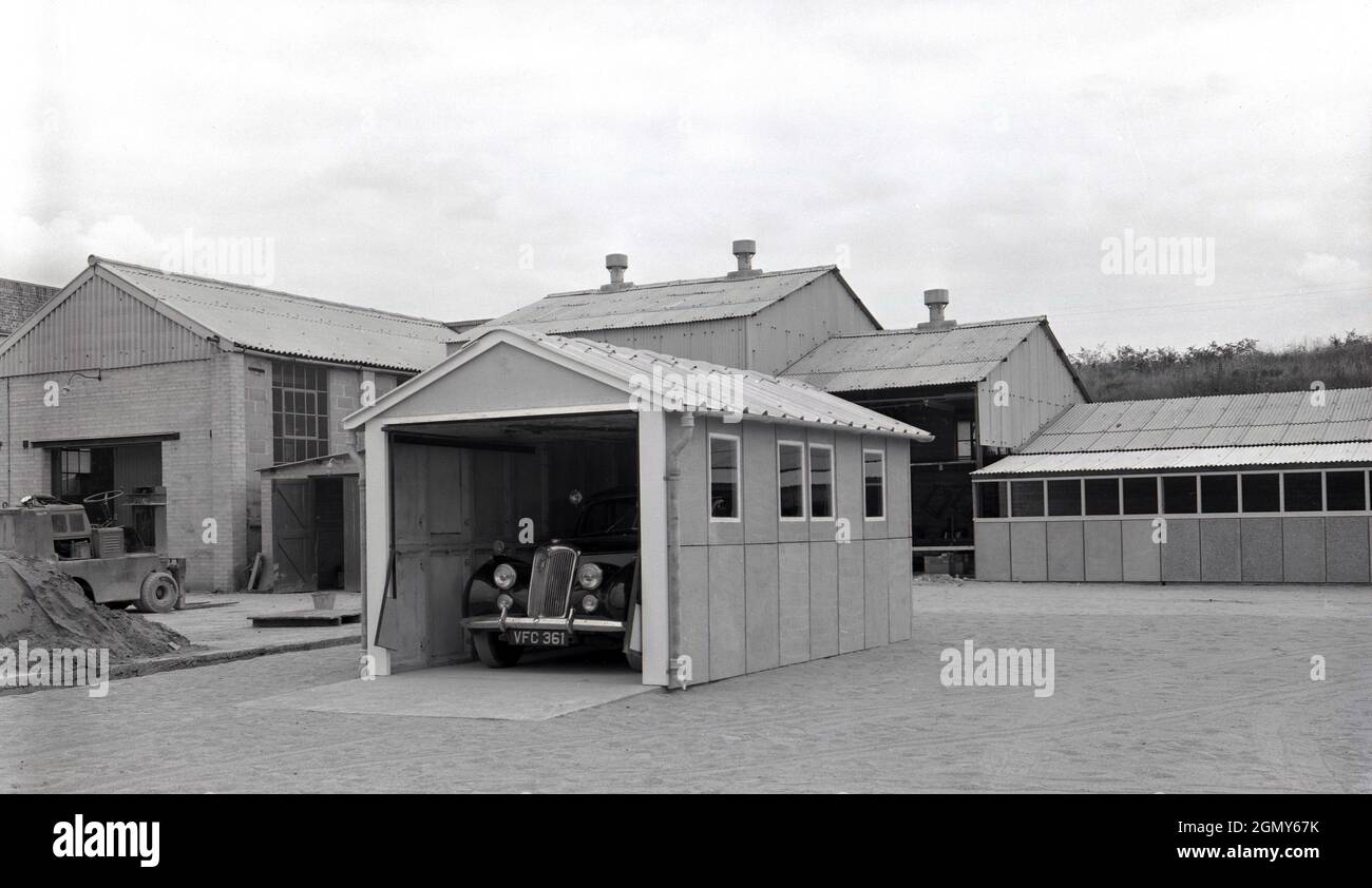 Prefab house 1950's hi-res stock photography and images - Alamy