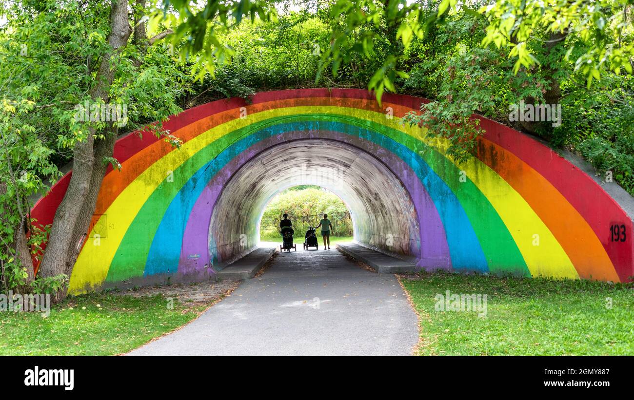 The Rainbow Tunnel mural in the 'E Don Trail' in the North York ...