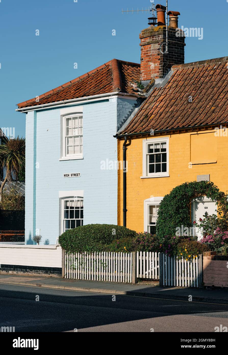 Suffolk cottage architecture hi-res stock photography and images - Alamy