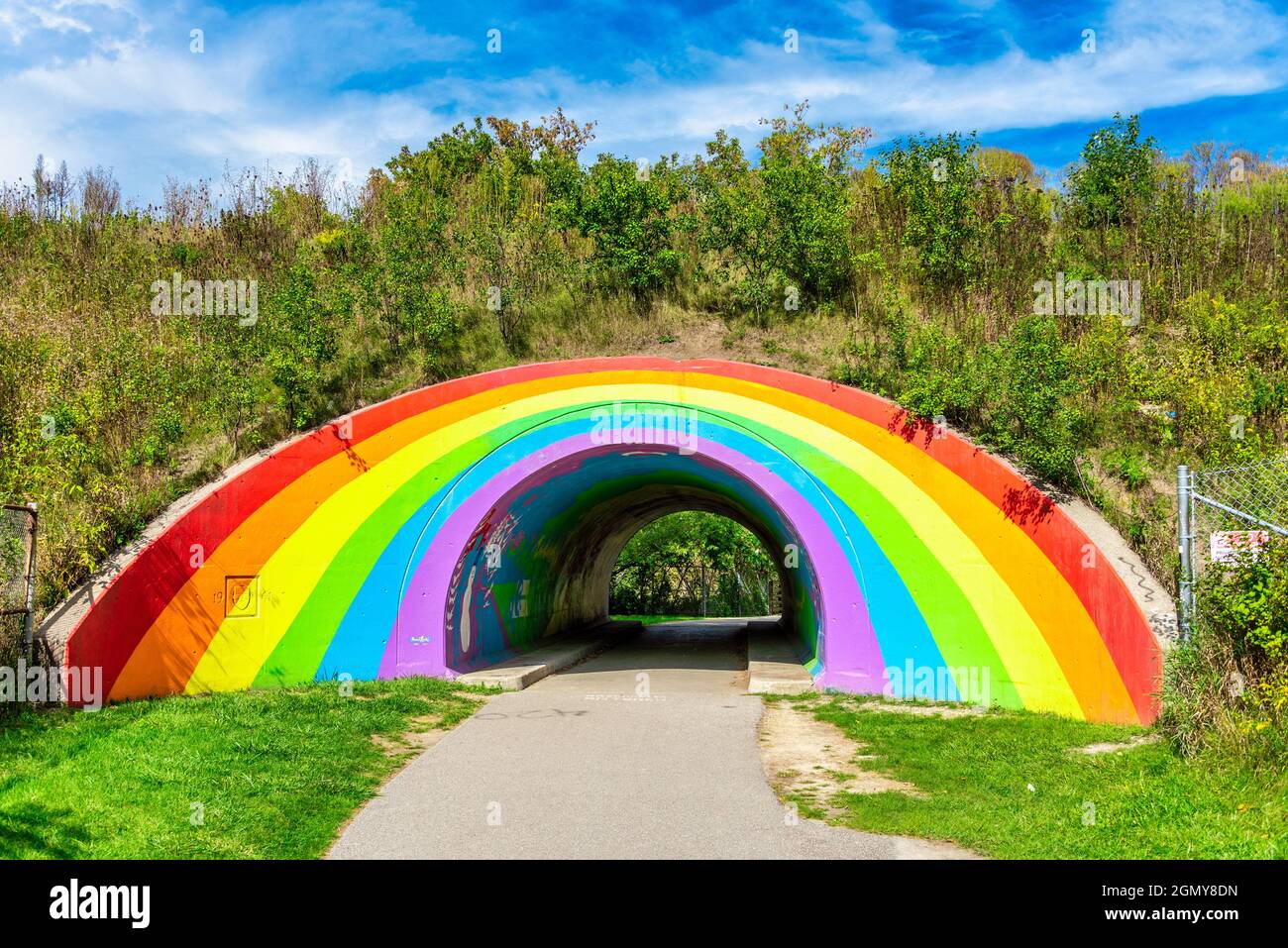 The Rainbow Tunnel mural in the 'E Don Trail' in the North York ...
