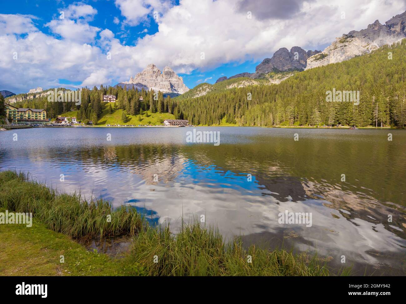 Dolomiti (Italy) - A view of the awesome Dolomites mountain range ...