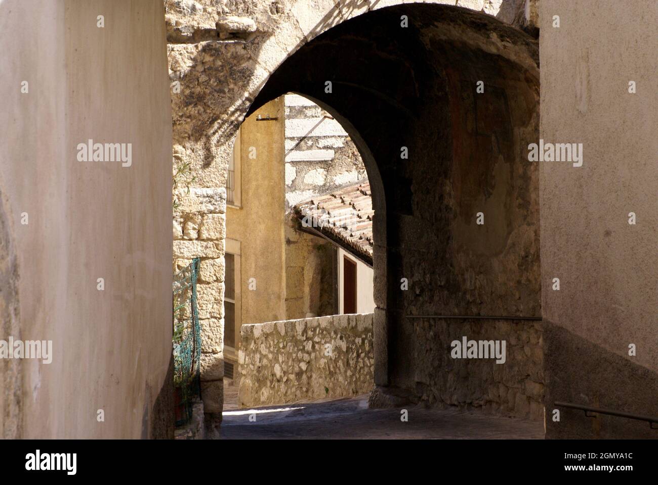 Fontecchio hi-res stock photography and images - Alamy