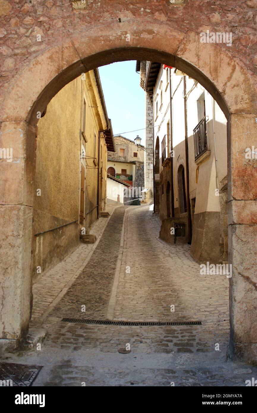 Village, Fontecchio, Abruzzo, Italy, Europe Stock Photo - Alamy