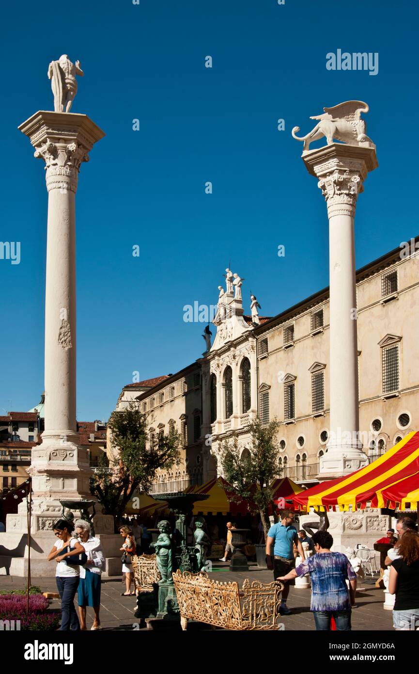 Vicenza people hi-res stock photography and images - Alamy