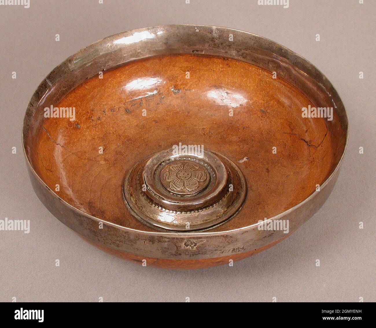 Mazer wood hi-res stock photography and images - Alamy