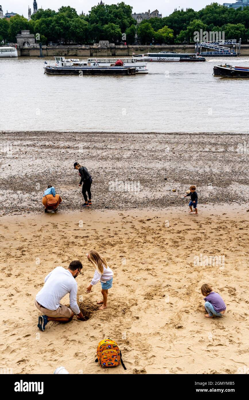 Thames beaches hi-res stock photography and images - Alamy