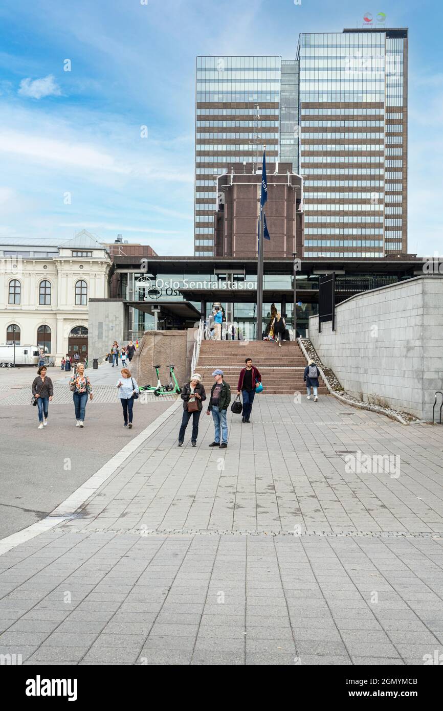 Oslo train station hi-res stock photography and images - Alamy