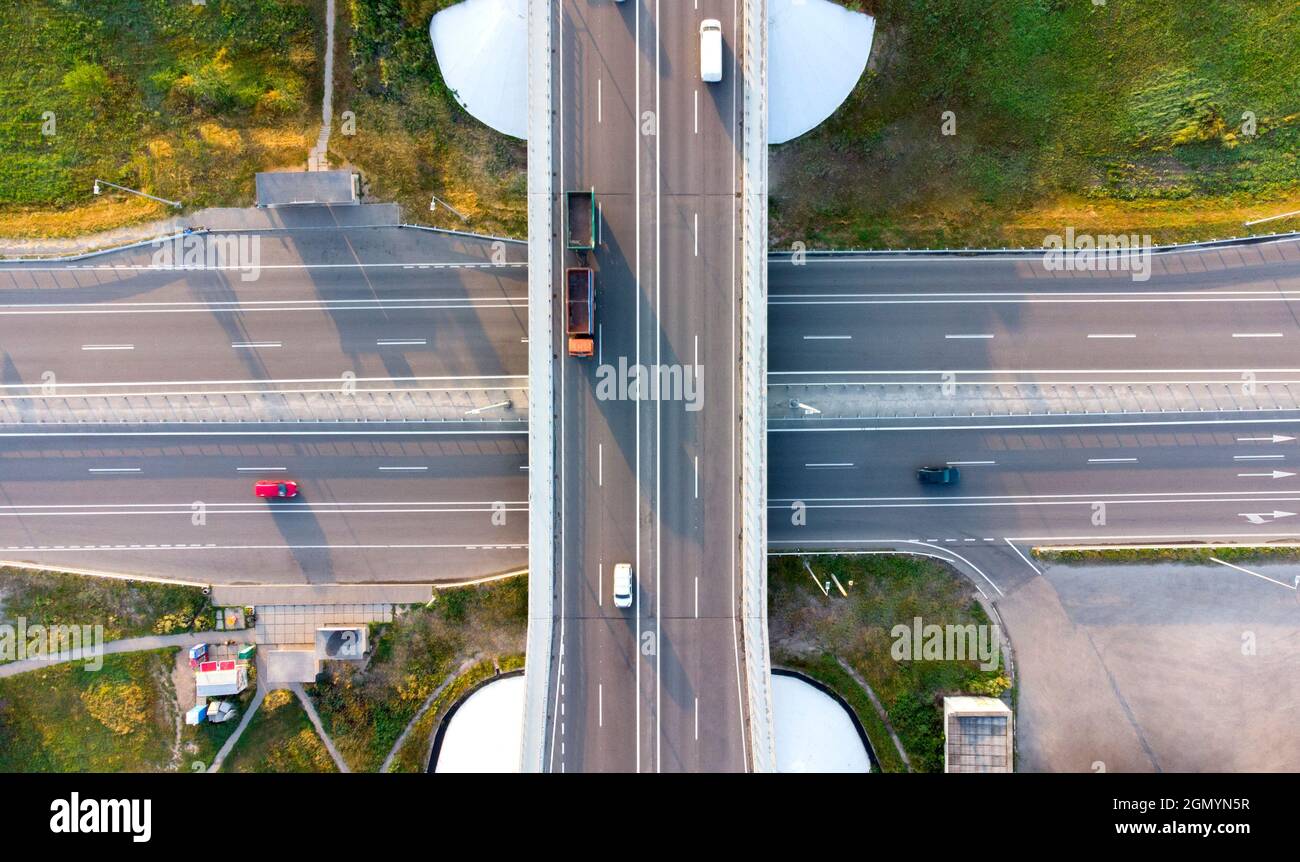 Road markings and junction hi-res stock photography and images - Alamy
