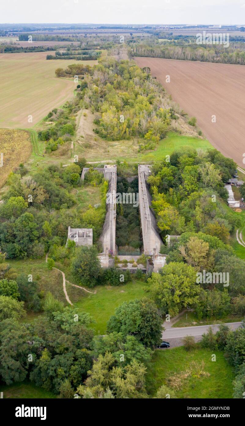 21 September 2021, Saxony-Anhalt, Wüsteneutzsch: The Wüsteneutzsch lock ...