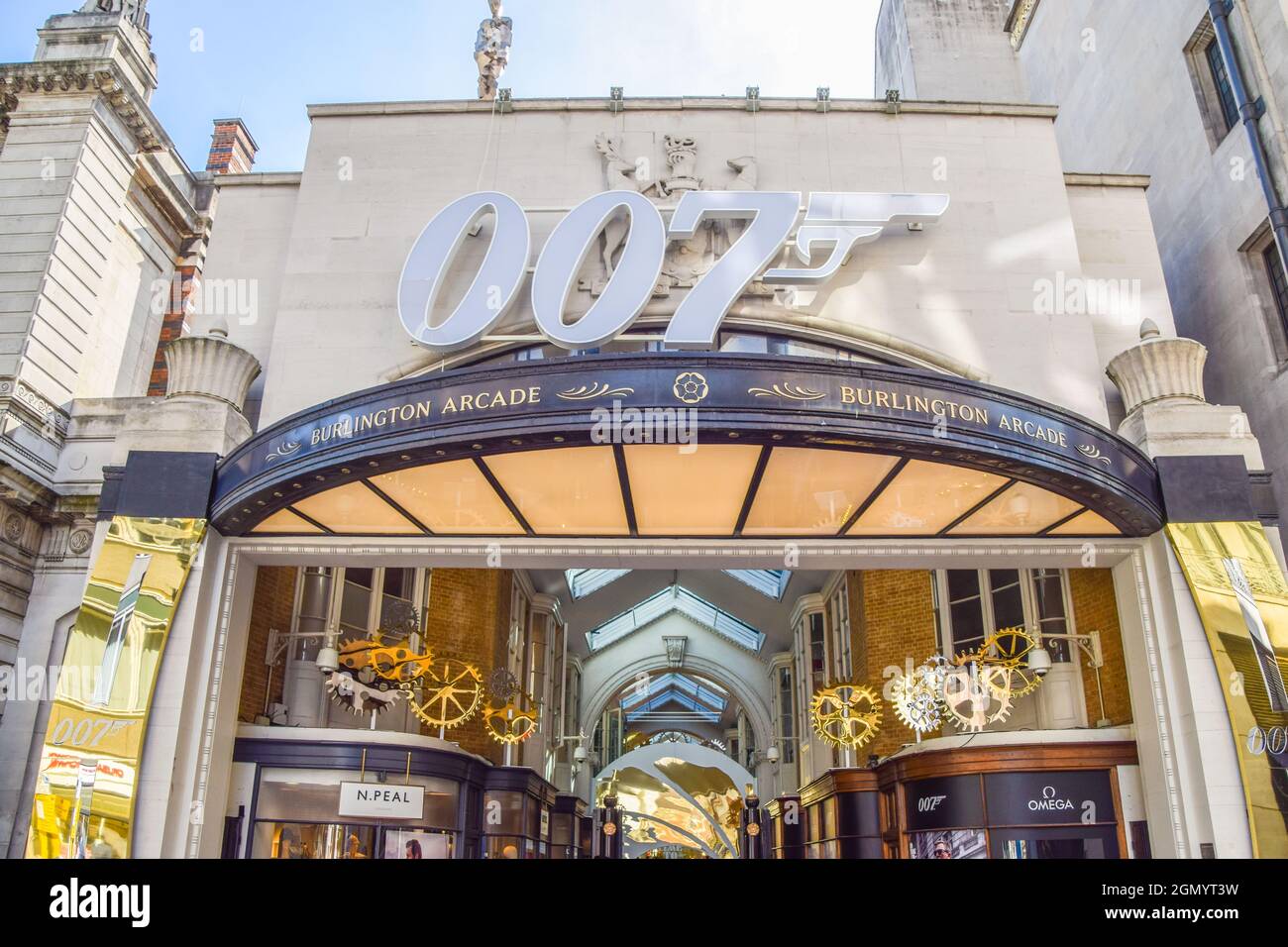 James bond 007 logo james hi-res stock photography and images - Alamy