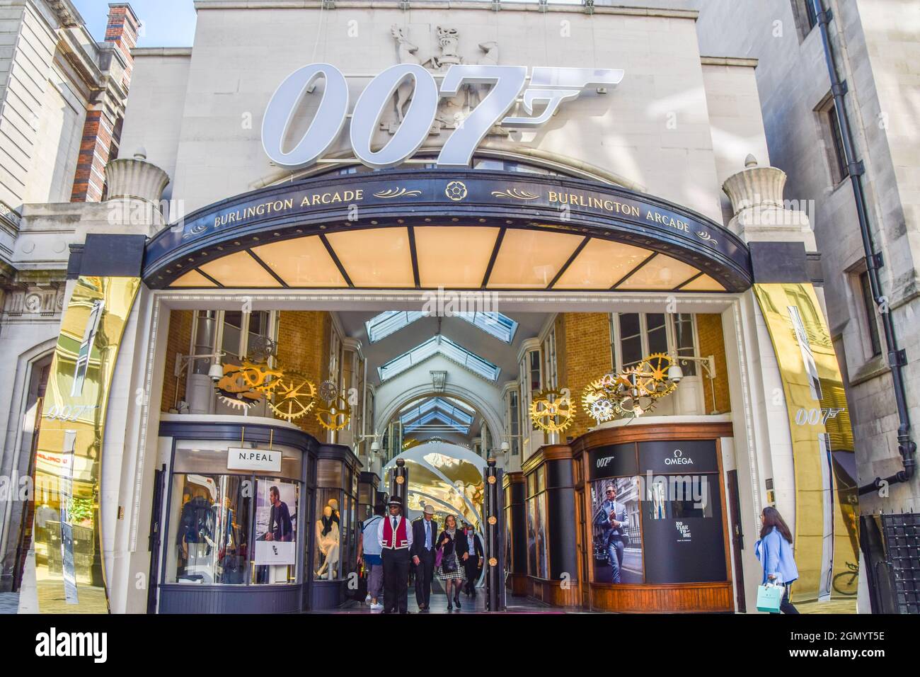 James bond 007 logo james hi-res stock photography and images - Alamy