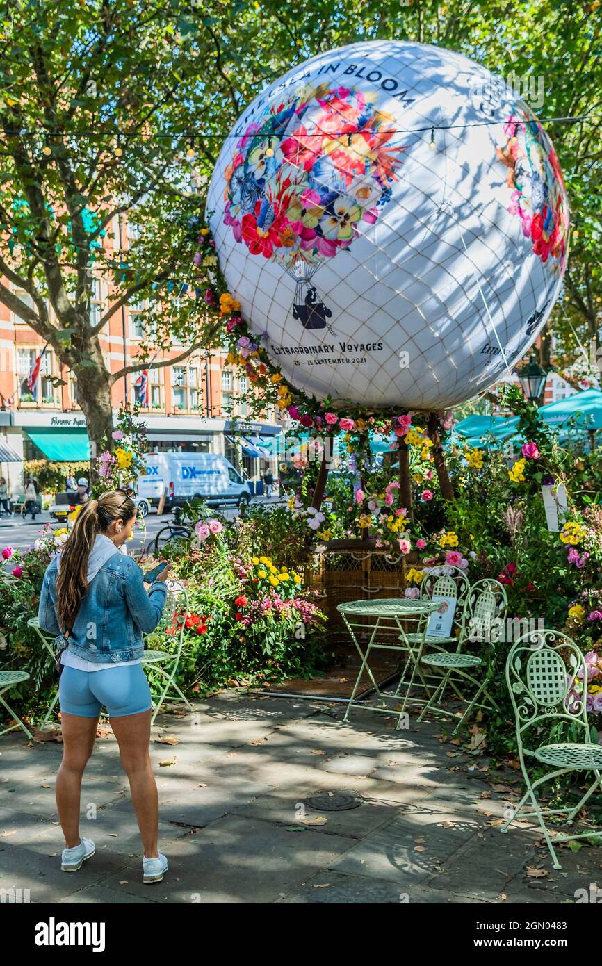 London, UK. 21st Sep, 2021. A floral hot air balloon in Sloane Square ...