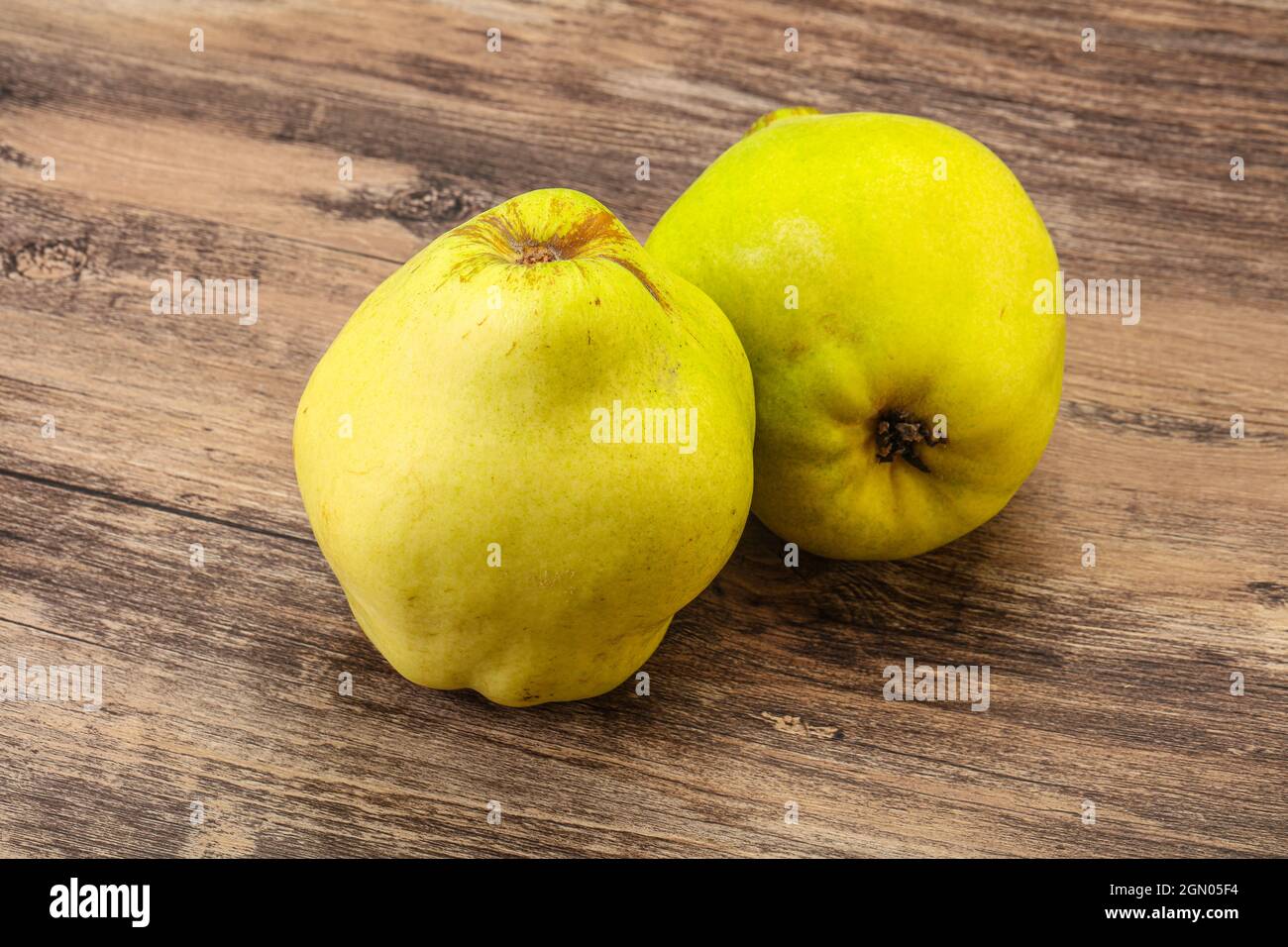 Sweet ripe and juicy quinces fruit Stock Photo - Alamy