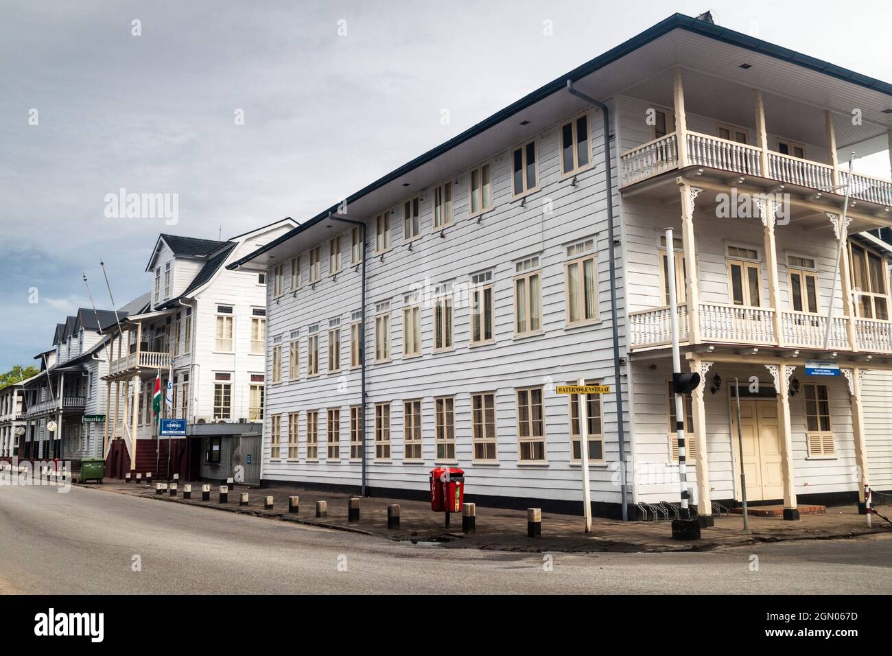 PARAMARIBO, SURINAME - AUGUST 5, 2015: Street with old colonial ...