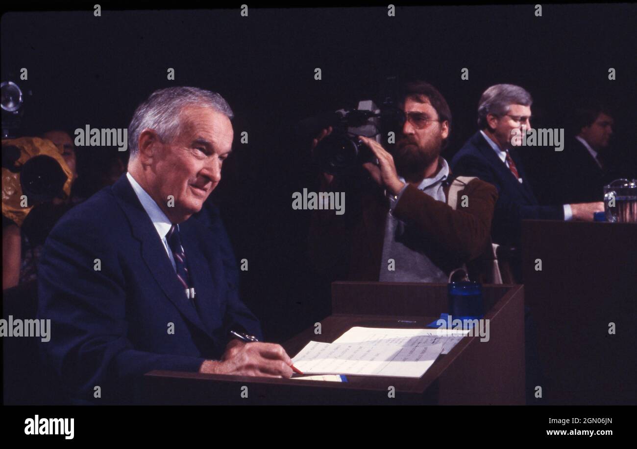 Austin Texas USA, 1986: Televised debate between challenger and former ...