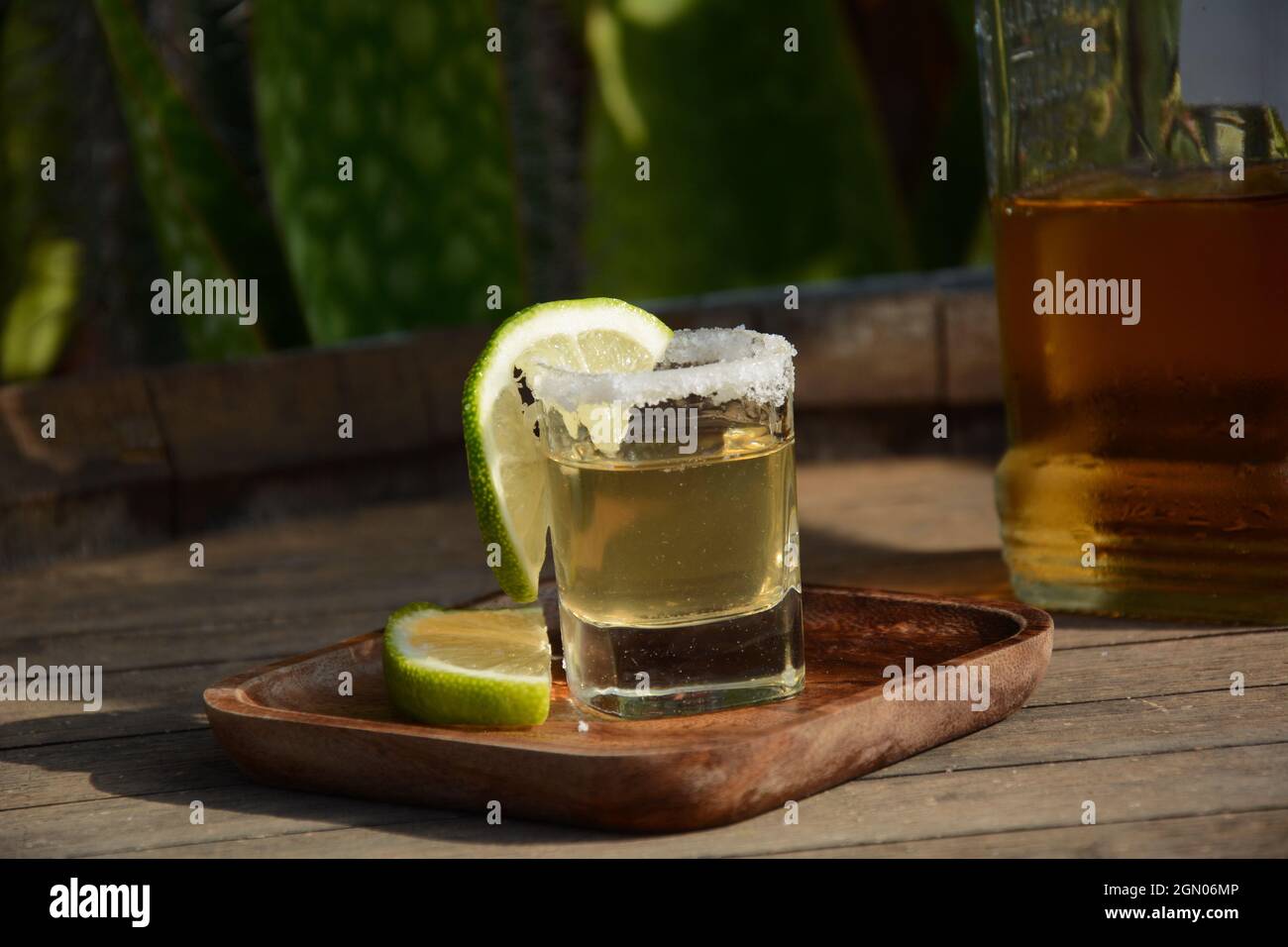 Gold tequila sea salt hi-res stock photography and images - Alamy