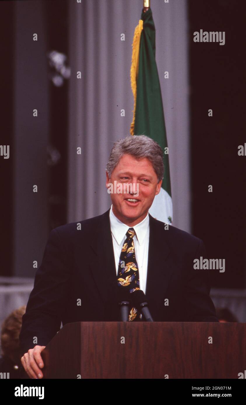 ©1993 President Bill Clinton at the Texas Governor's Mansion with ...