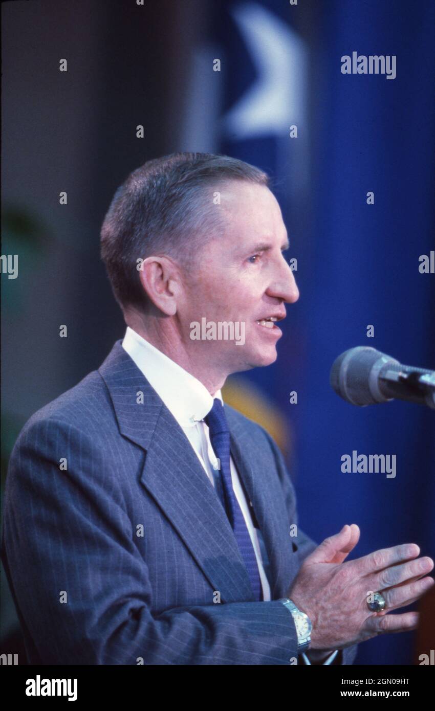 Third party hi-res stock photography and images - Alamy