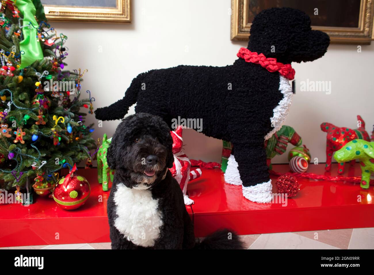 30 foot statue hi-res stock photography and images - Alamy