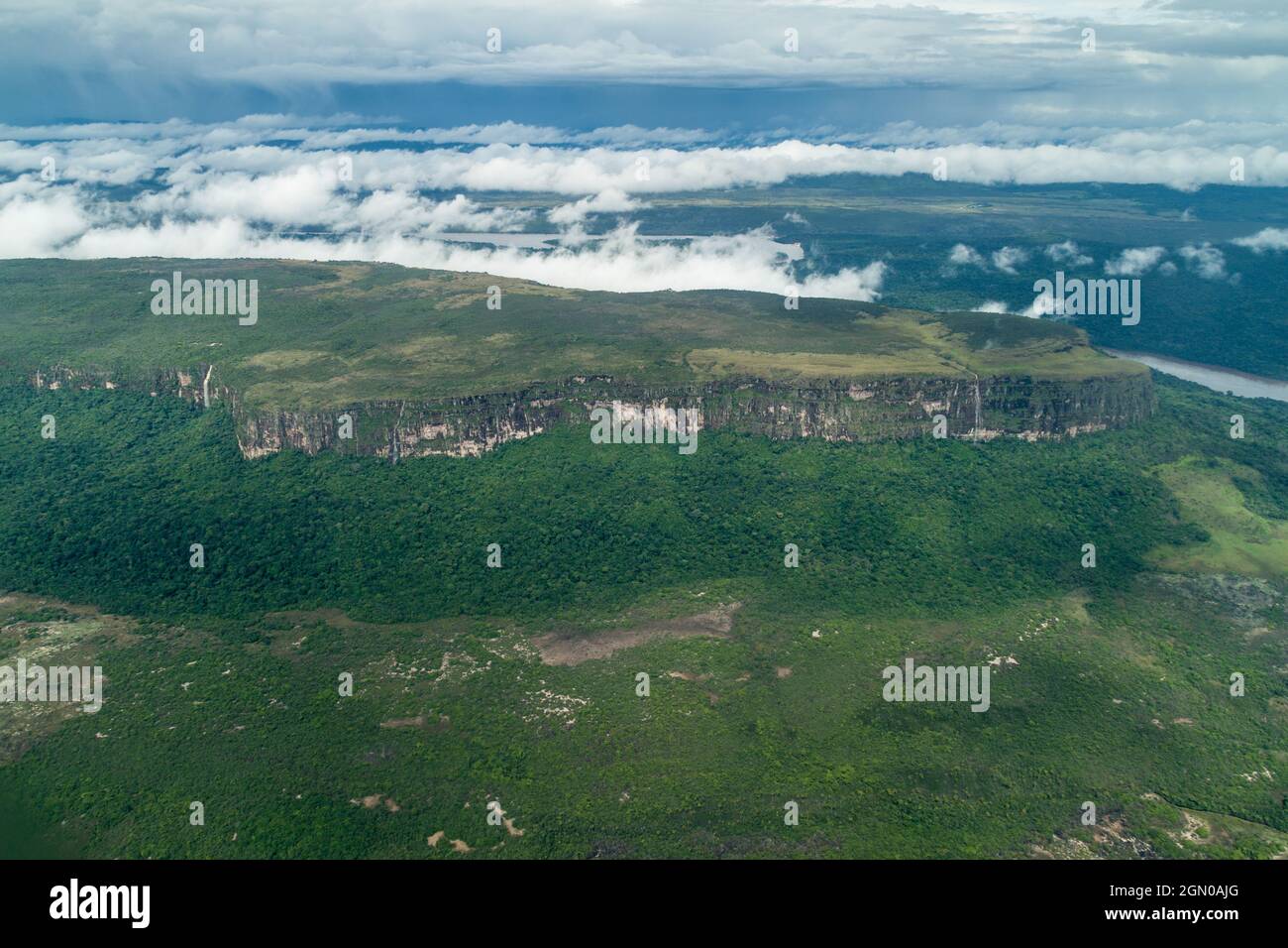 Aerial view of tepui (table mountain) in Venezuela Stock Photo - Alamy