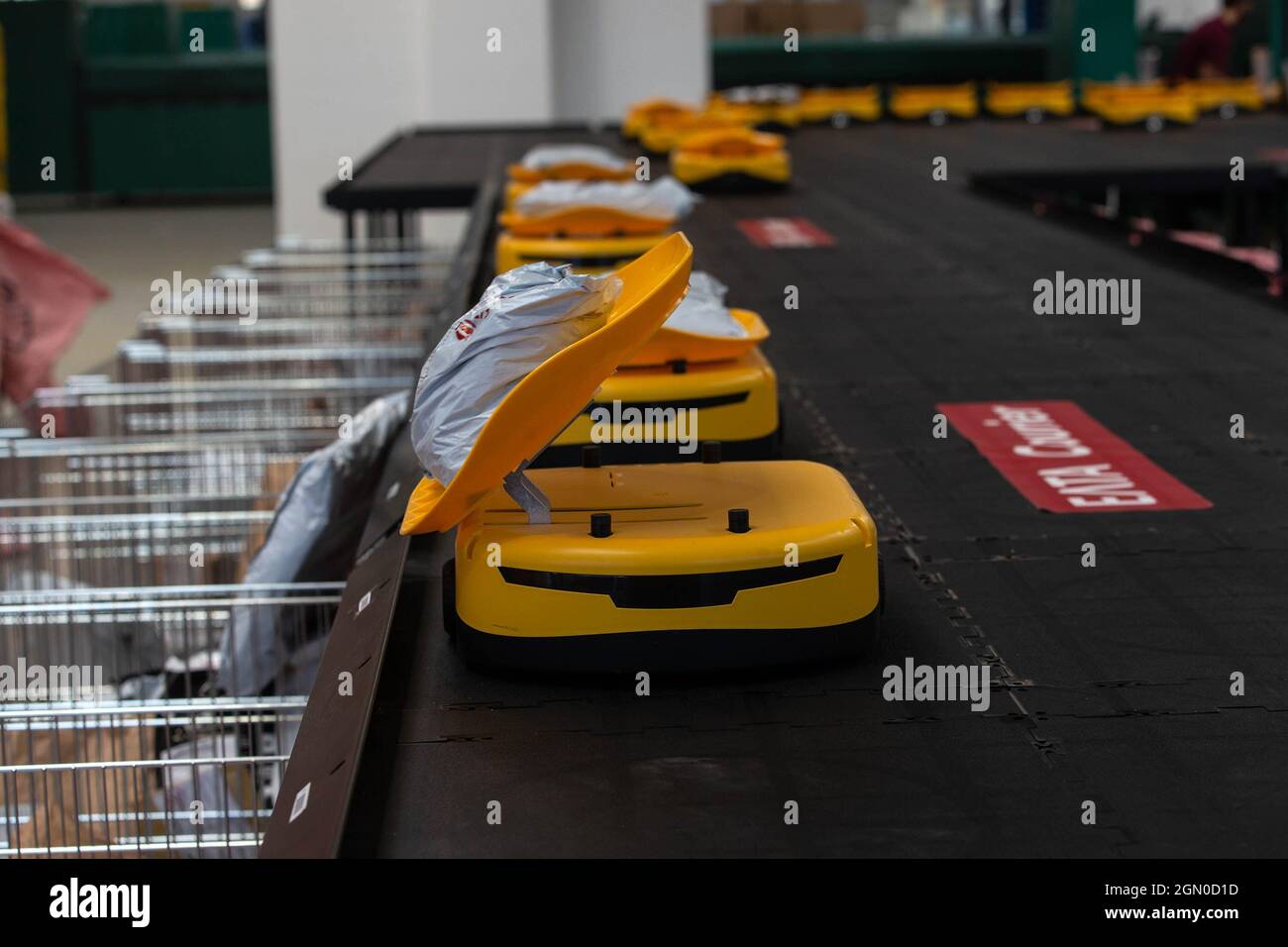 (210921) -- ATHENS, Sept. 21, 2021 (Xinhua) -- Chinese-made robots ...