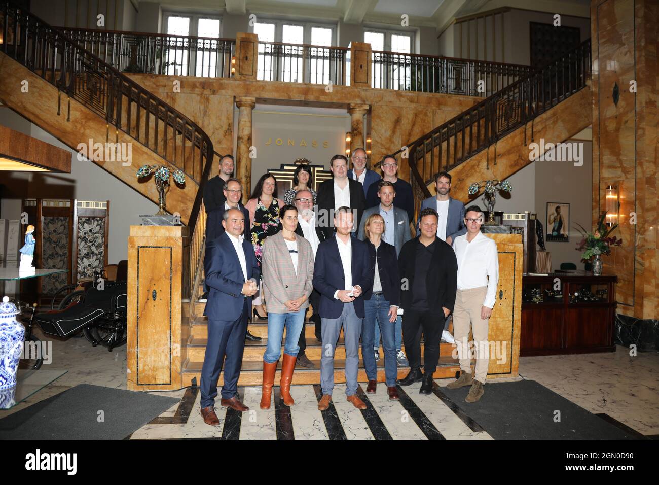 Octavian Ursu,Nina Kunzendorf,Michael Kretschmer,Sherry Hormann,Guido ...
