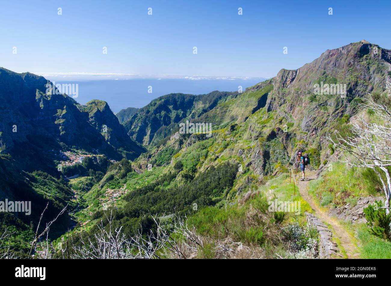 Tourist walking at Pico Arieiro - Pico Ruivo trek Stock Photo - Alamy