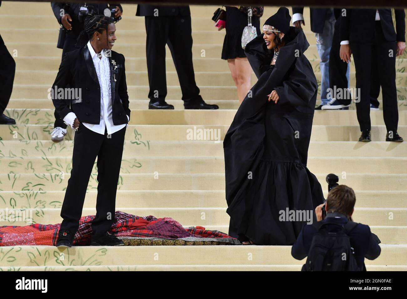 Rihanna 2021 met hi-res stock photography and images - Alamy