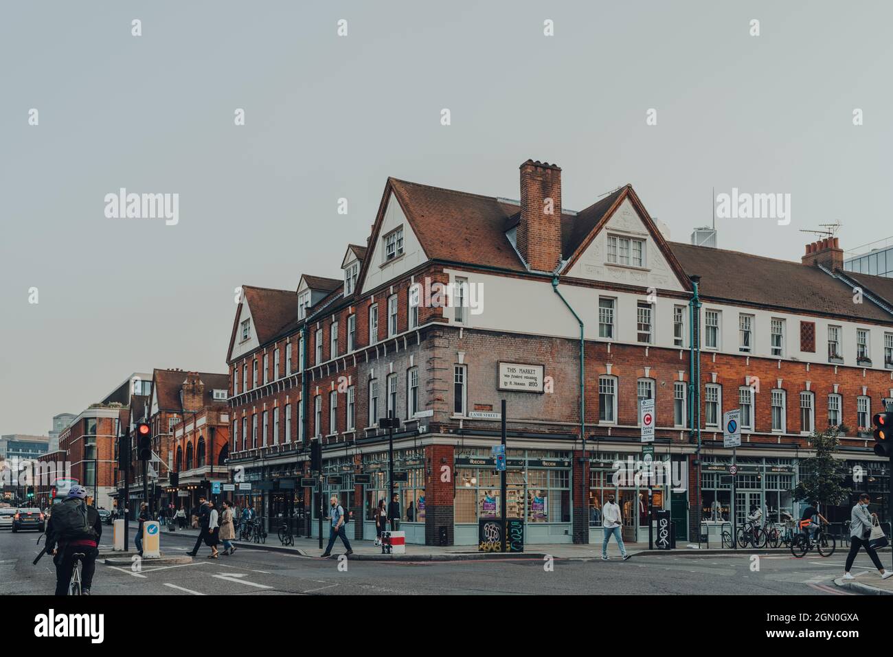 Old spitalfields market historical hi-res stock photography and images ...