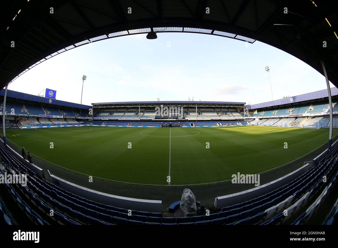 Loftus road stadium view hi-res stock photography and images - Alamy