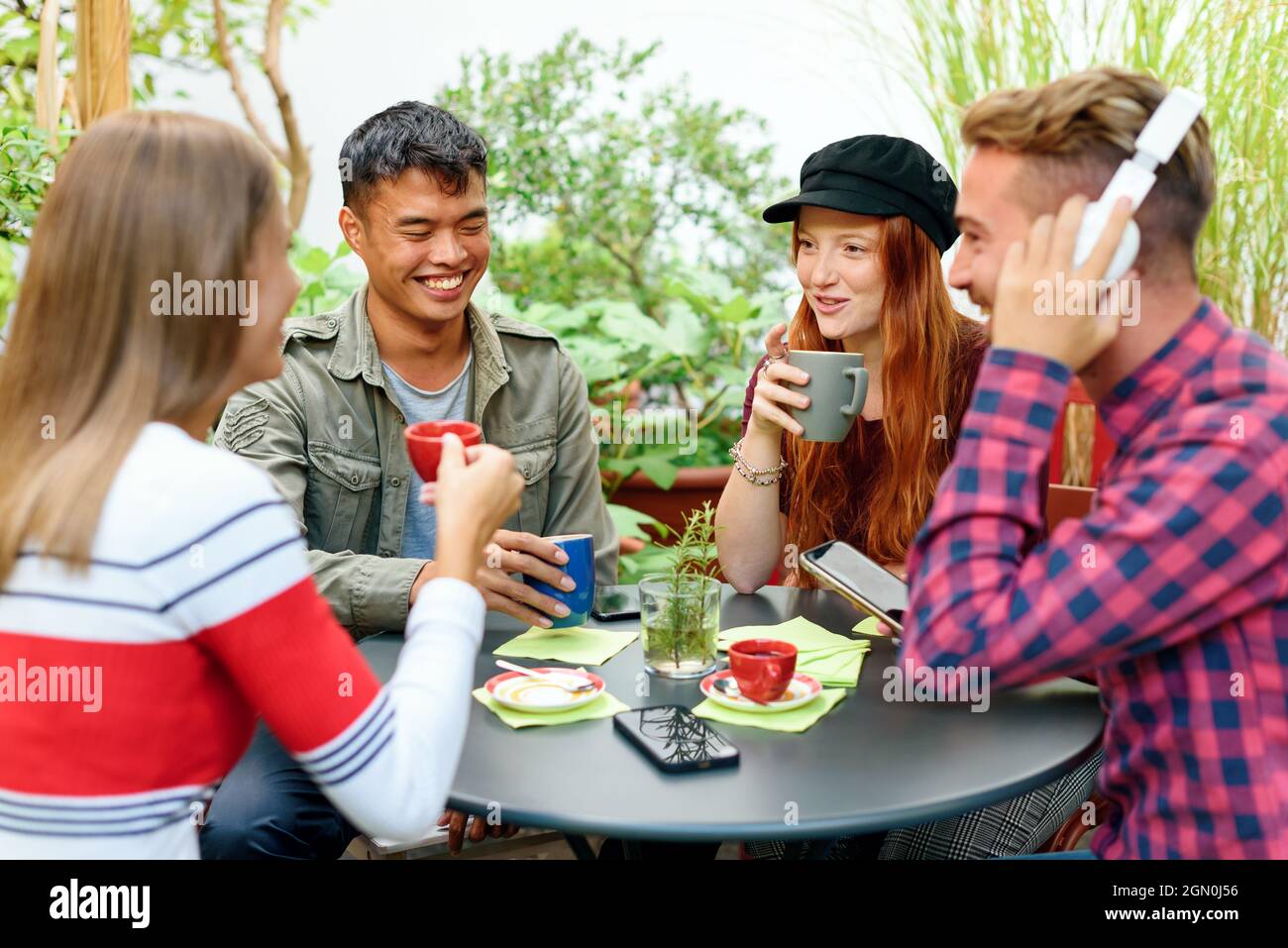 Group diverse students laughing hi-res stock photography and images - Alamy
