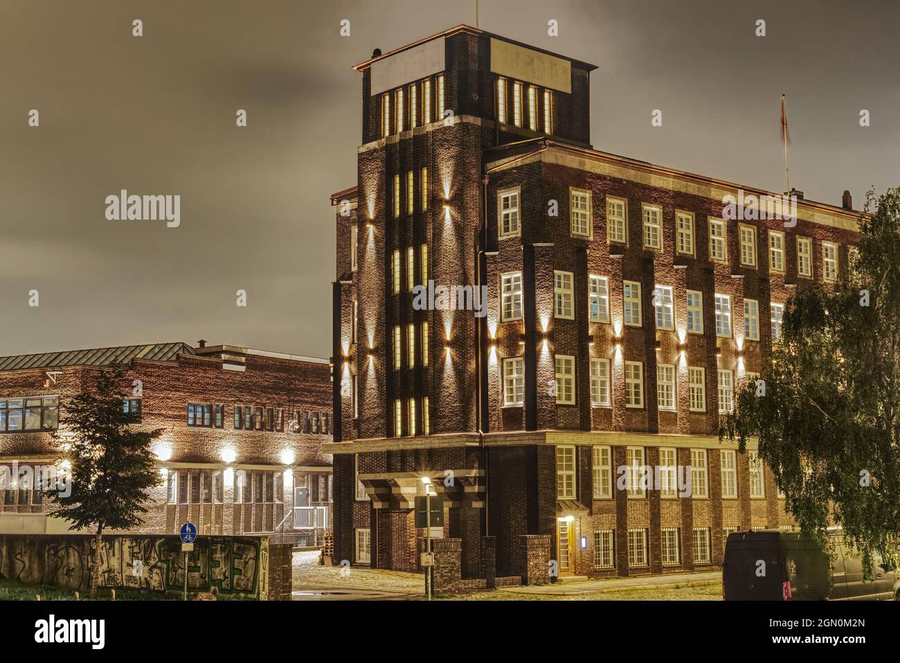 Illuminated scenery hi-res stock photography and images - Alamy