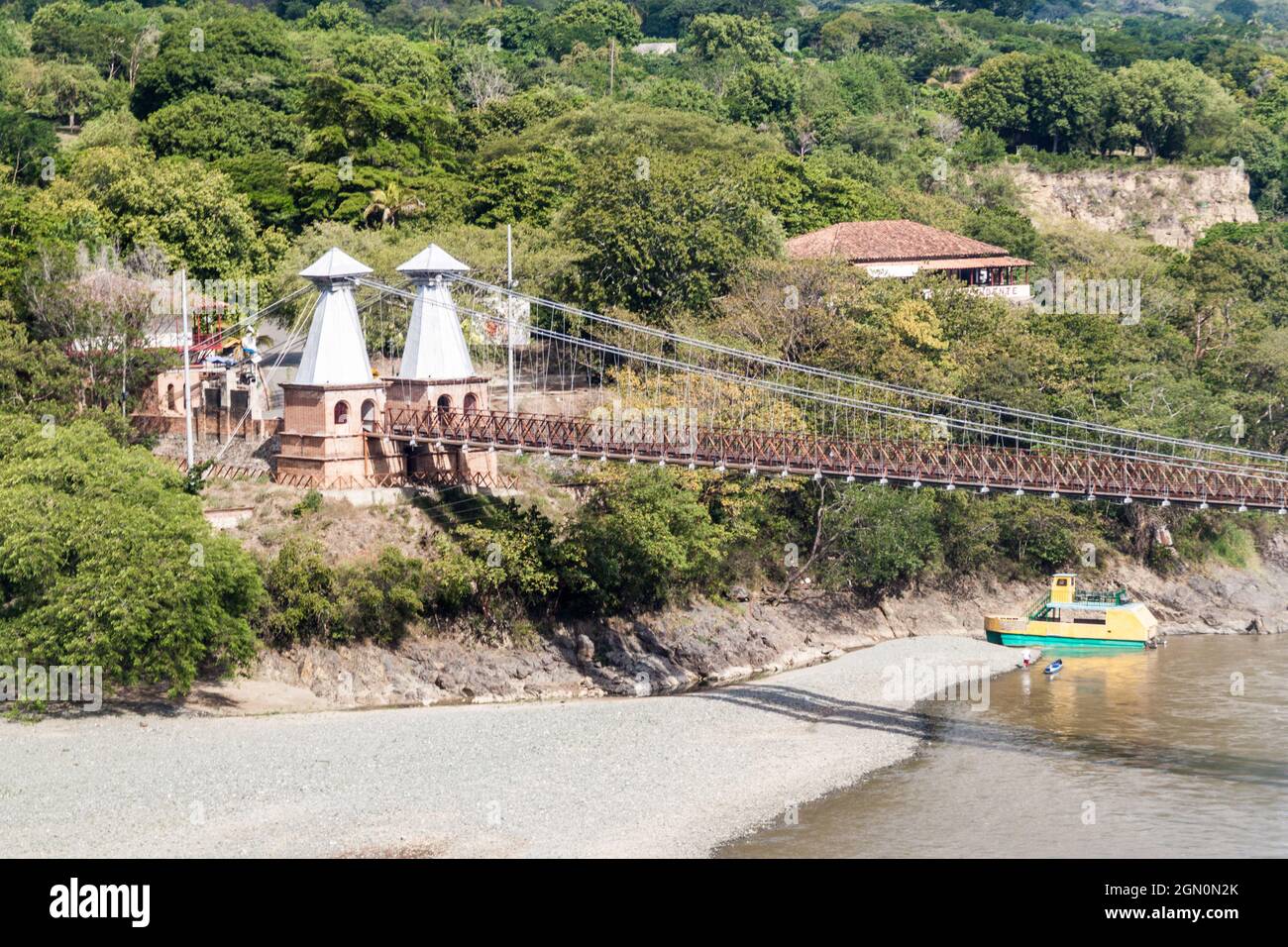Hanging bridge colombia hi-res stock photography and images - Alamy