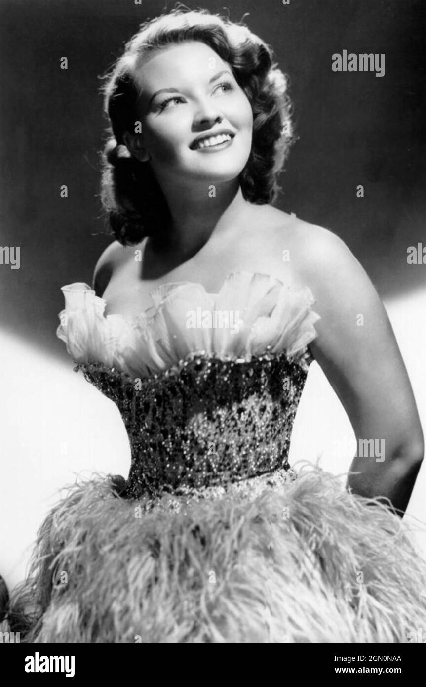PATTI PAIGE (1927-2013) Promotional photo of American singer about 1948 ...
