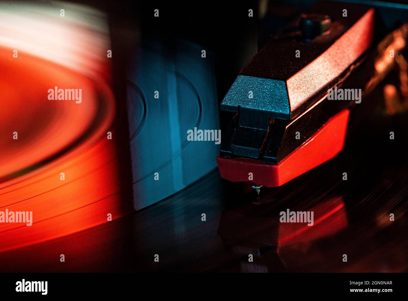 Macro Detail of needle on vinyl record disc Stock Photo - Alamy