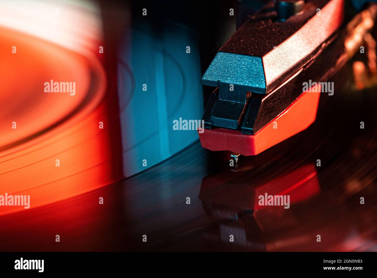 Macro Detail of needle on vinyl record disc Stock Photo - Alamy