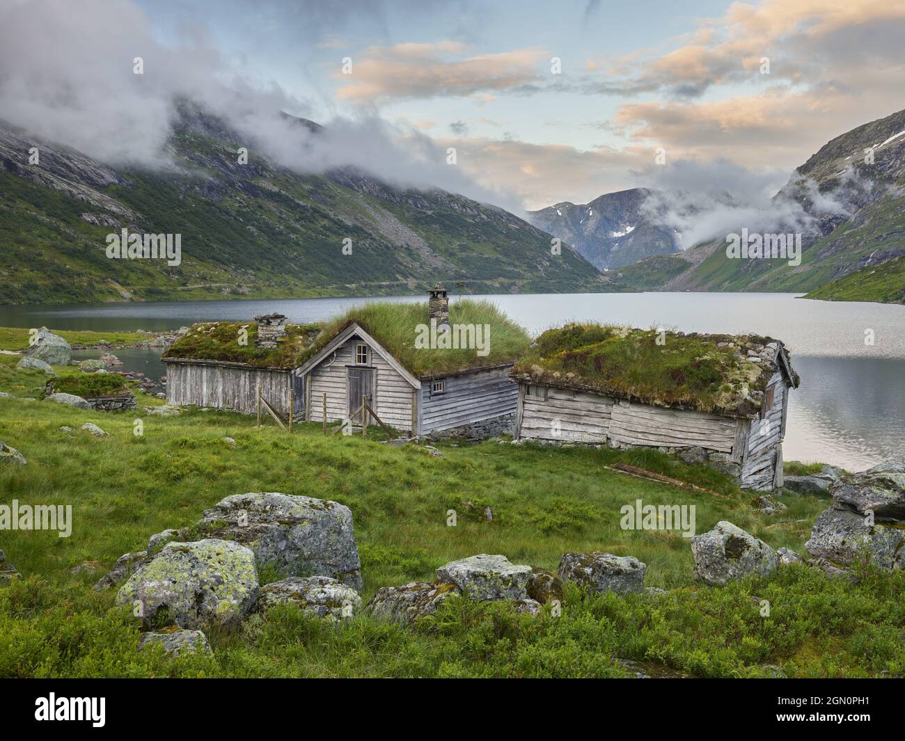 Traditional huts at Nystolsvatnet, Gaularfjellet, Vestland, Norway ...