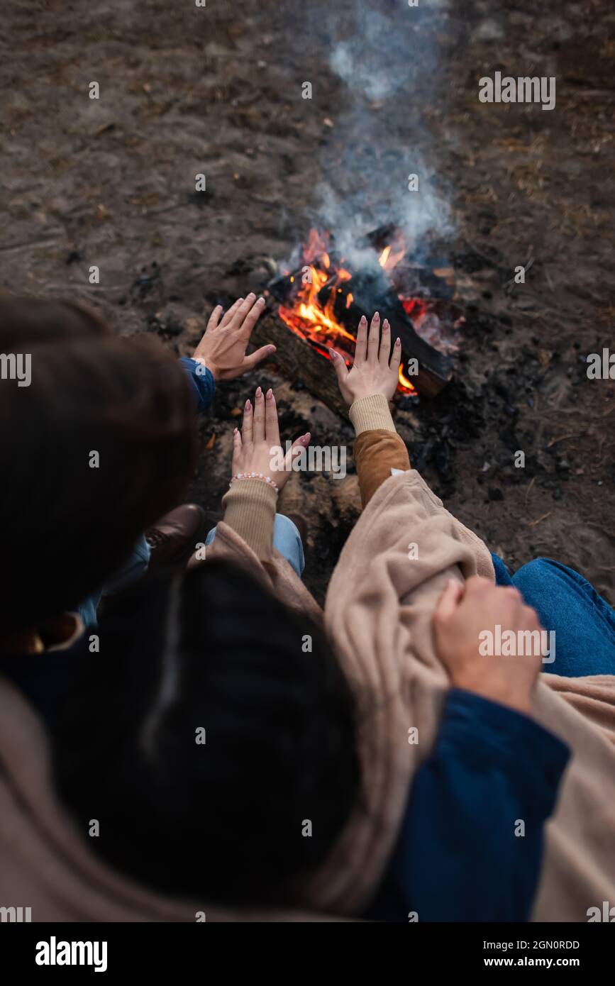 Campfire blanket hi-res stock photography and images - Alamy