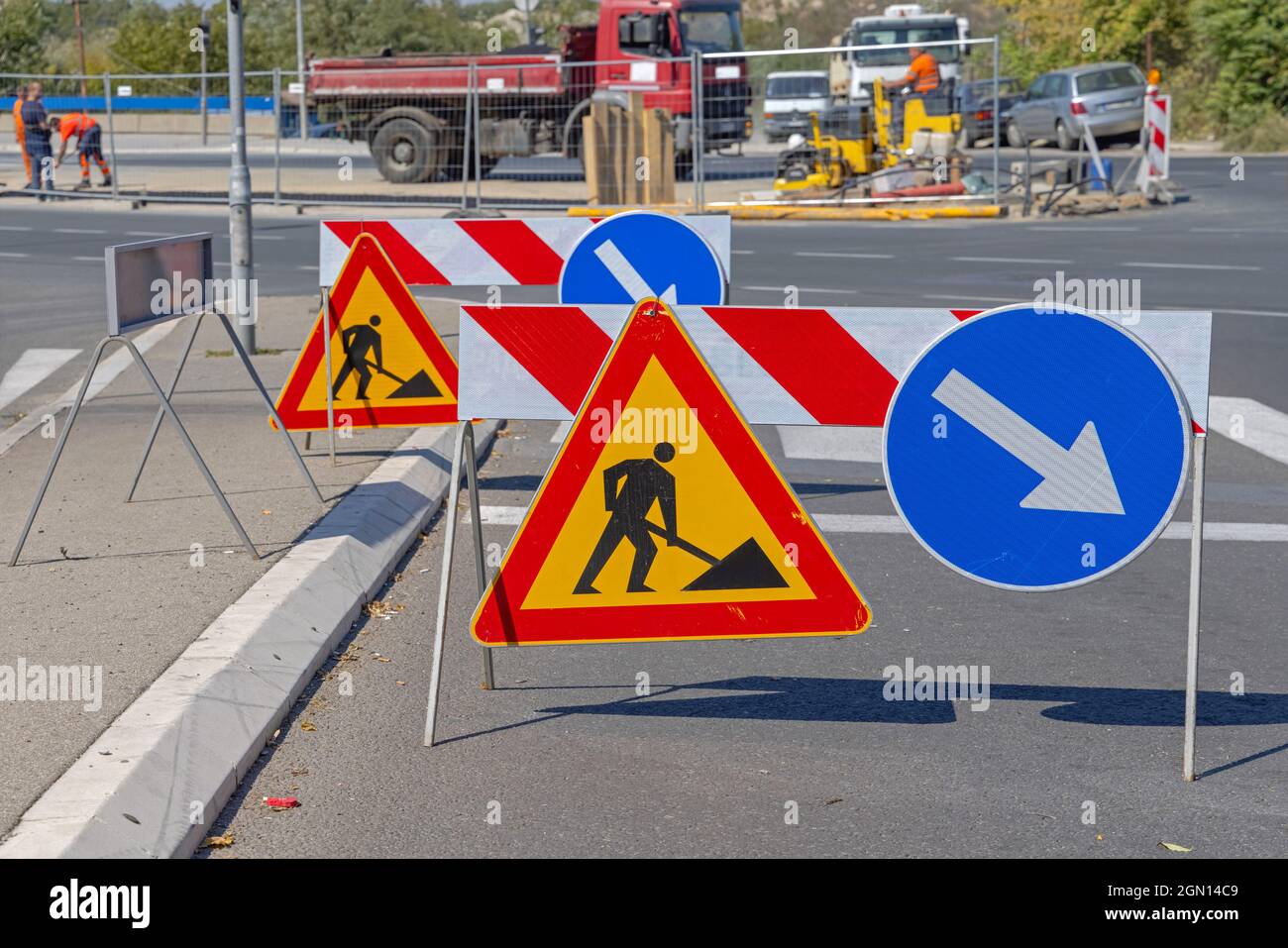 Road Works Direction Arrow Street Construction Site Stock Photo - Alamy